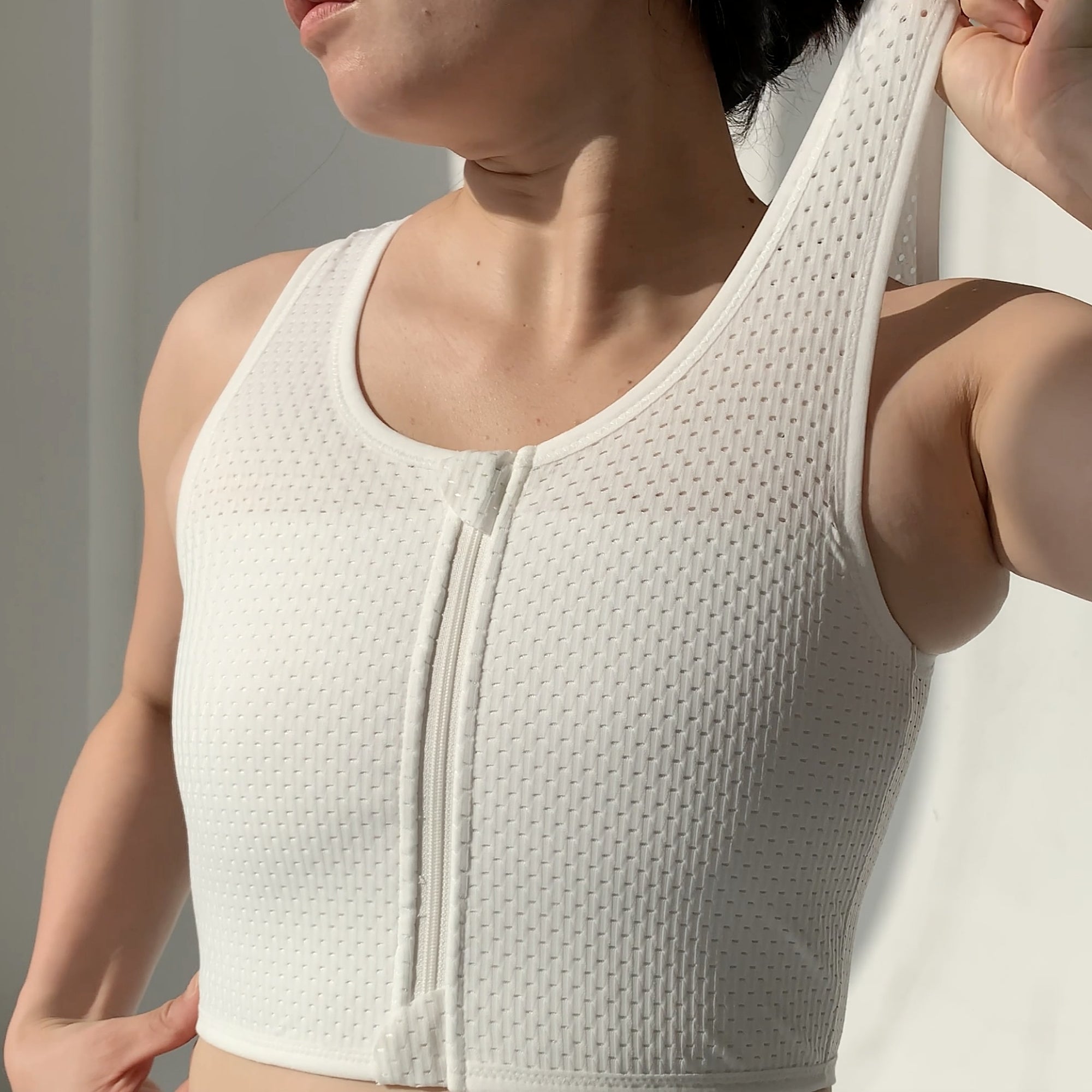 How Tight Should a Chest Binder Be? Signs You’re Wearing the Right Siz ...